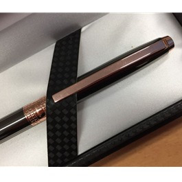 Pen Classic Gunmetal & Rose Gold Armada – Key Location